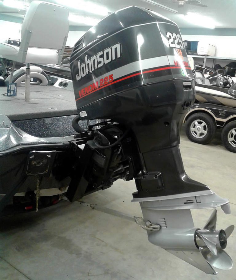 1996 Stratos 201 Pro XL DC – Johnson Venom 225 – VICS BOATS HOME